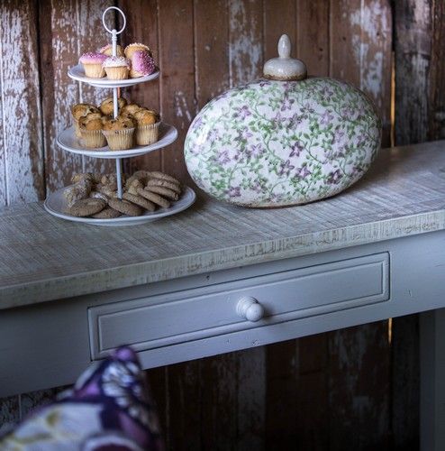 How To Style The Perfect Entry Table In Three Easy Steps